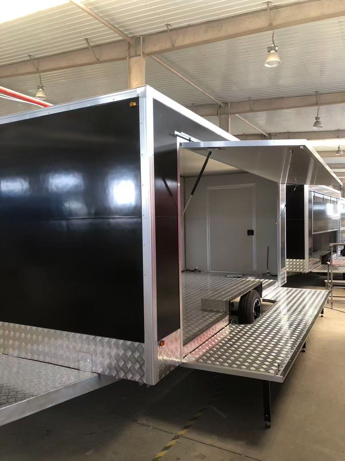 Merchandise Retail Trailer MT-5M – ELITE RETAIL TRAILERS